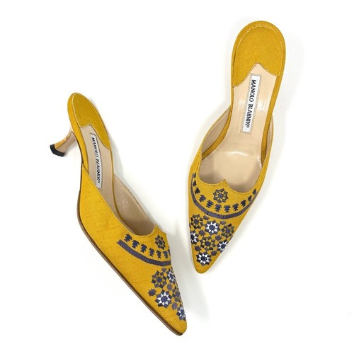Vintage Manolo Blahnik Floral Embroidered Mules Kitten Heels Shoes ...