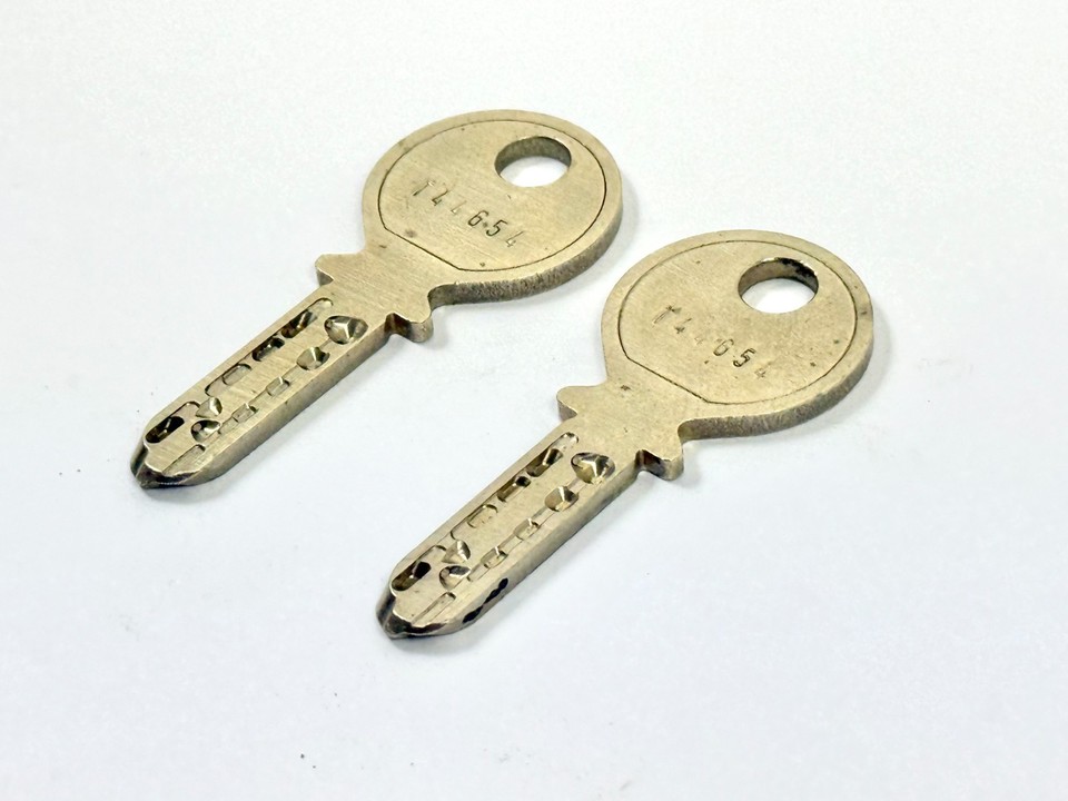 Pair Vintage KABA 20 High Security Dimple Keys T44654 – Ex MOD ...