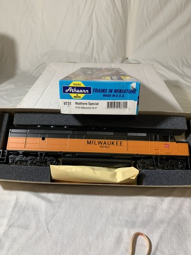 Model Railroad HO Scale Milwaukee Road FP45 Locomotive by Athearn | eBay