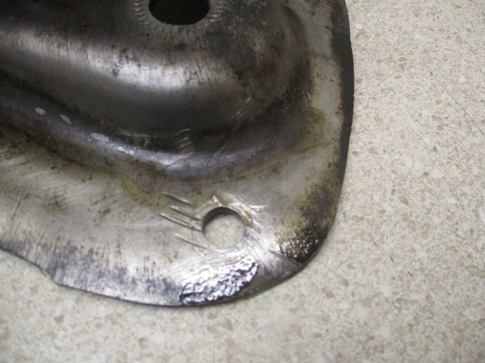 15004156 01 to 10 Silverado 2500 Right Rear Leaf Spring Front Bracket 8 ...