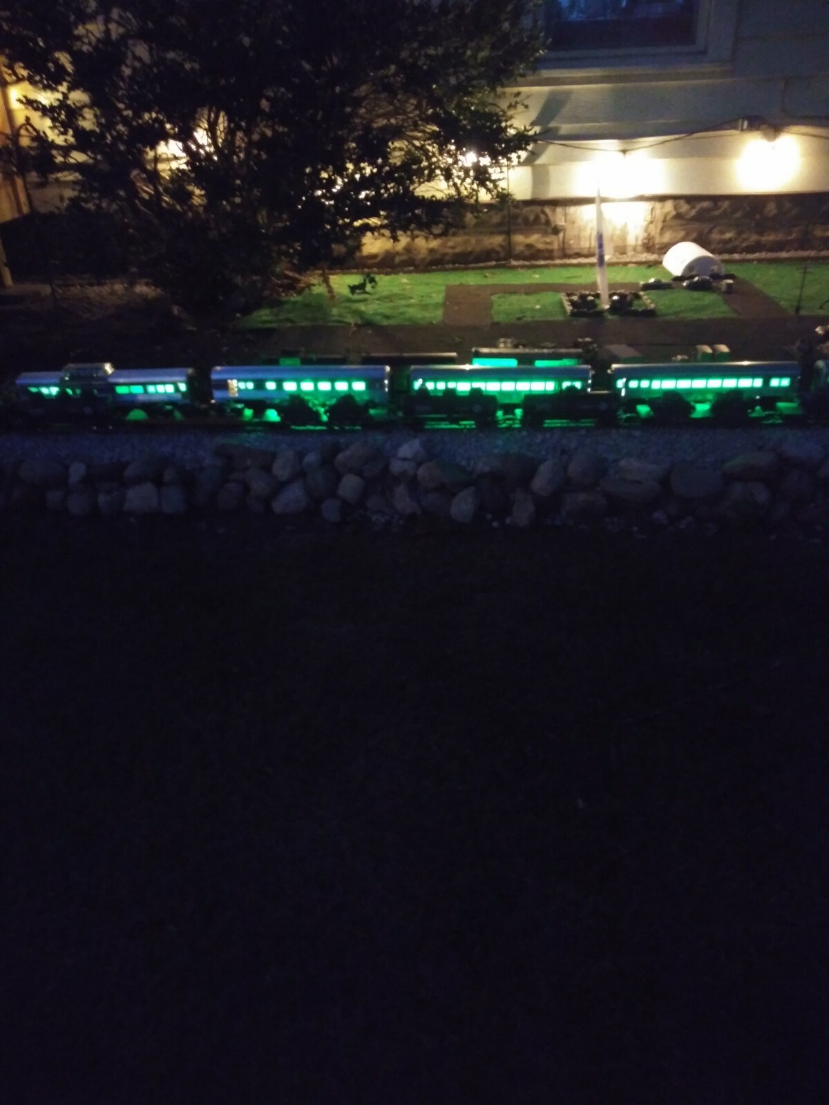 Up for sale is upto 24v DC 20" LED lighting for G Scale passenger cars ...