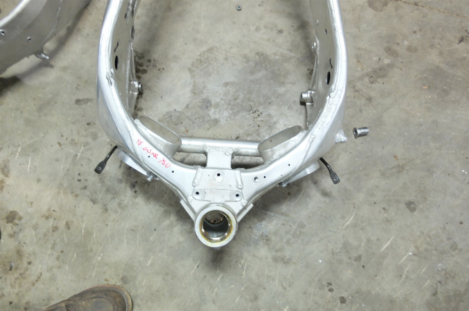 98 Suzuki GSXR GSX R 750 GSXR750 frame chassis | eBay