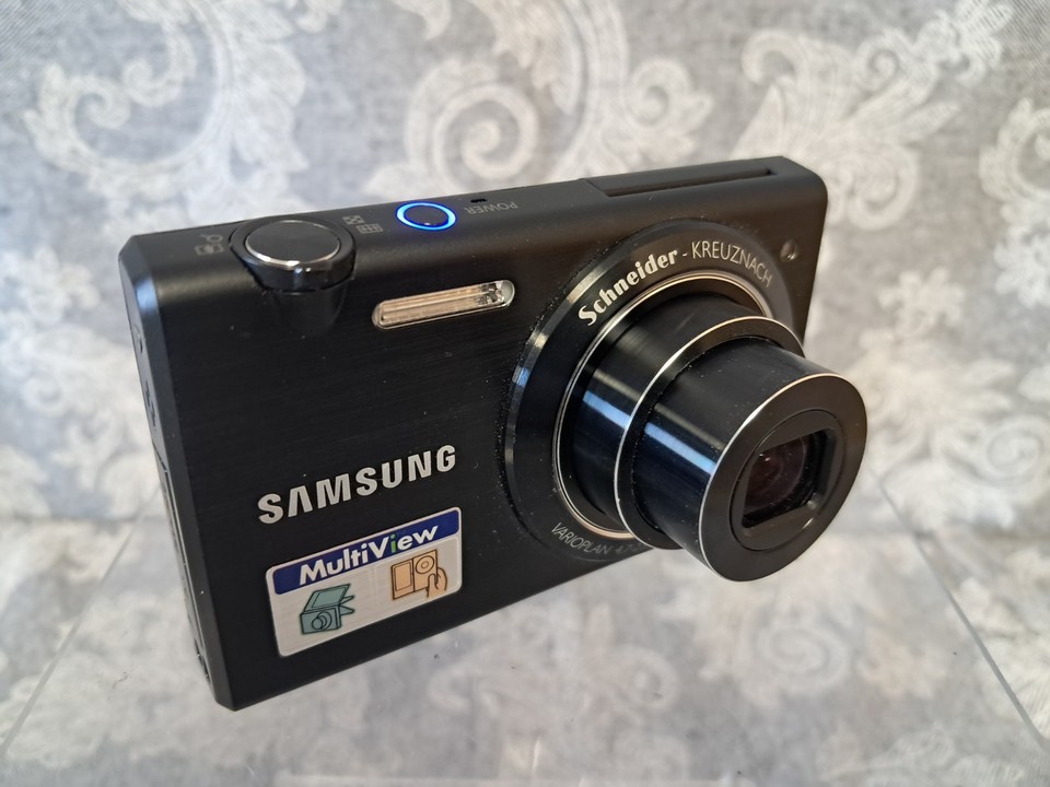 [MINT] Samsung MV800 Digi Camera 16MP Flip/Touch Screen - NEW BATTERY ...