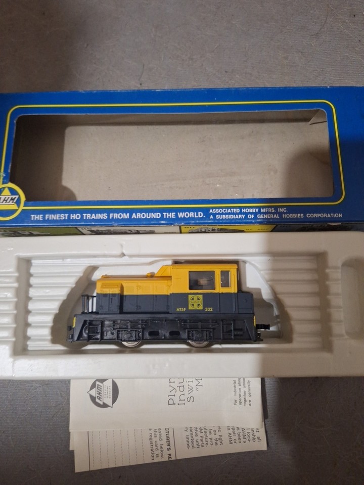 HO Scale AHM MDT Diesel Switcher Santa Fe 5001-C NIB | eBay