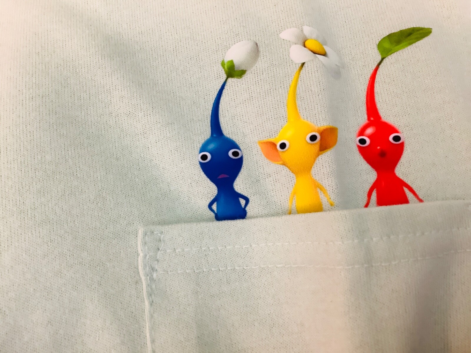 Rare Bandai Pikmin T-Shirt Nintendo Pikmin Pocket Tee Brand New with ...