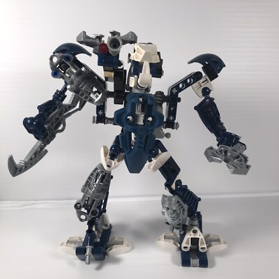 Lego Bionicle 8623 KREKKA - 2004 Titan Warrior.. Incomplete..for parts ...