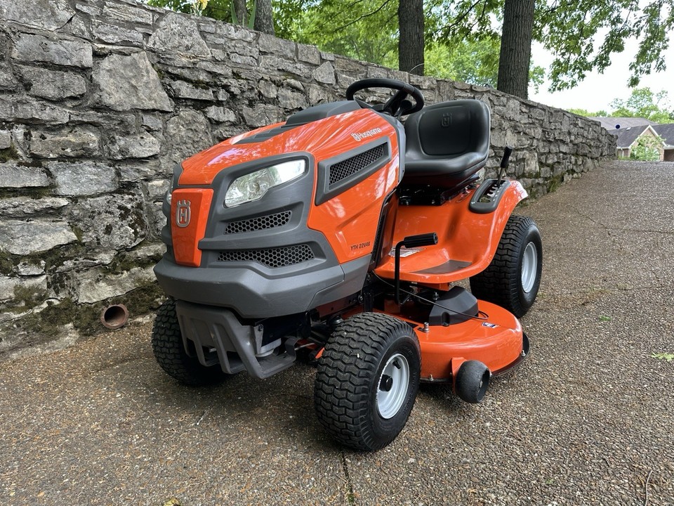 Husqvarna YTH22V46 Lawn Tractor, Orange, 46” Deck | eBay