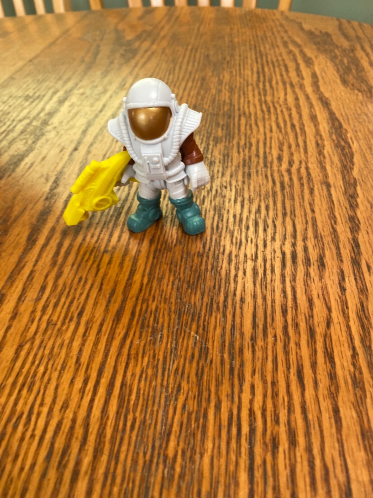 Imaginext Blind Bag Series 4 Space Ape With Banana Gun Figure | eBay