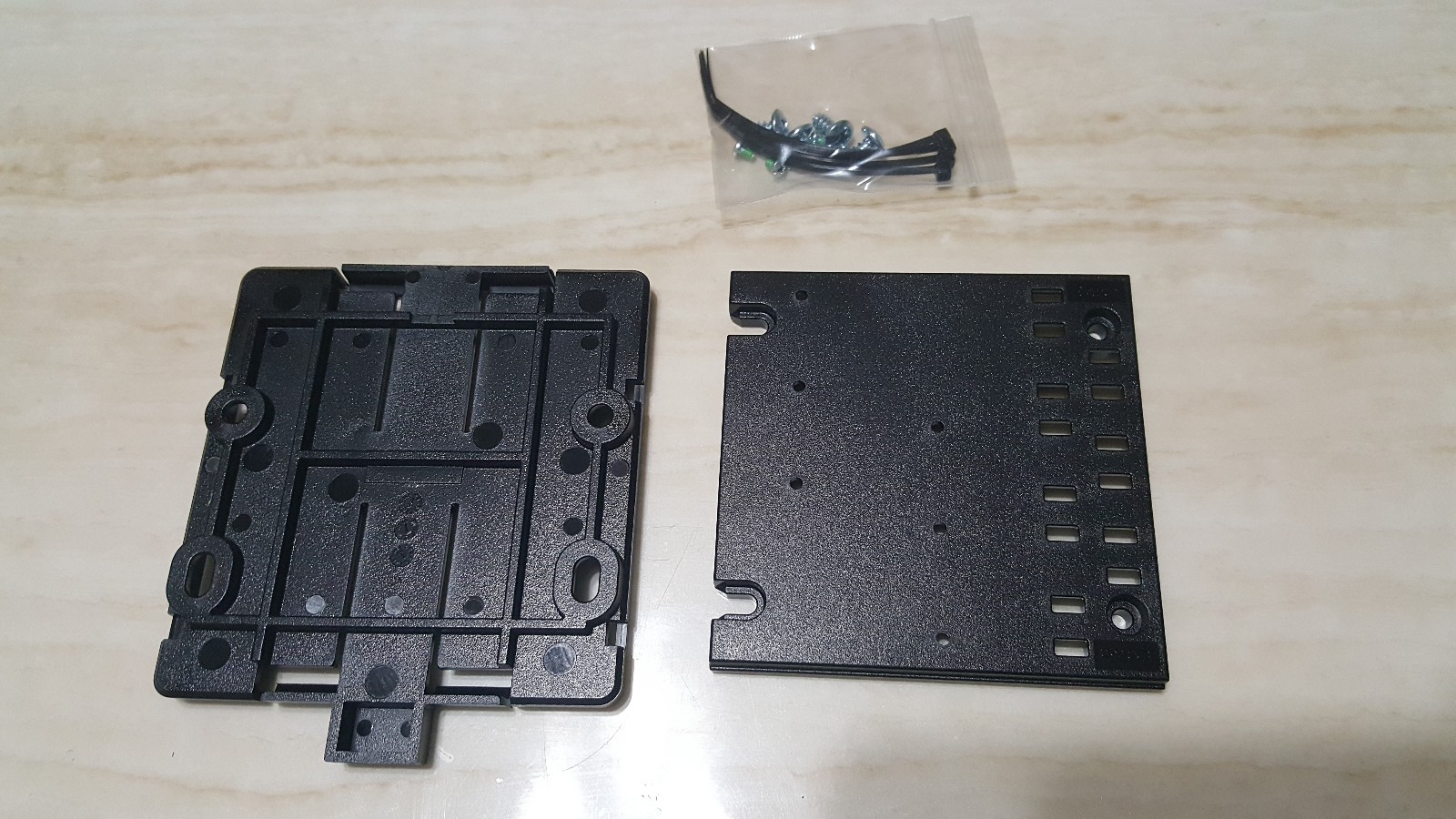 Extron 101-001-01 Zip Clip 200 Mounting Kit for 1/8 and 1/4 Rack Width ...