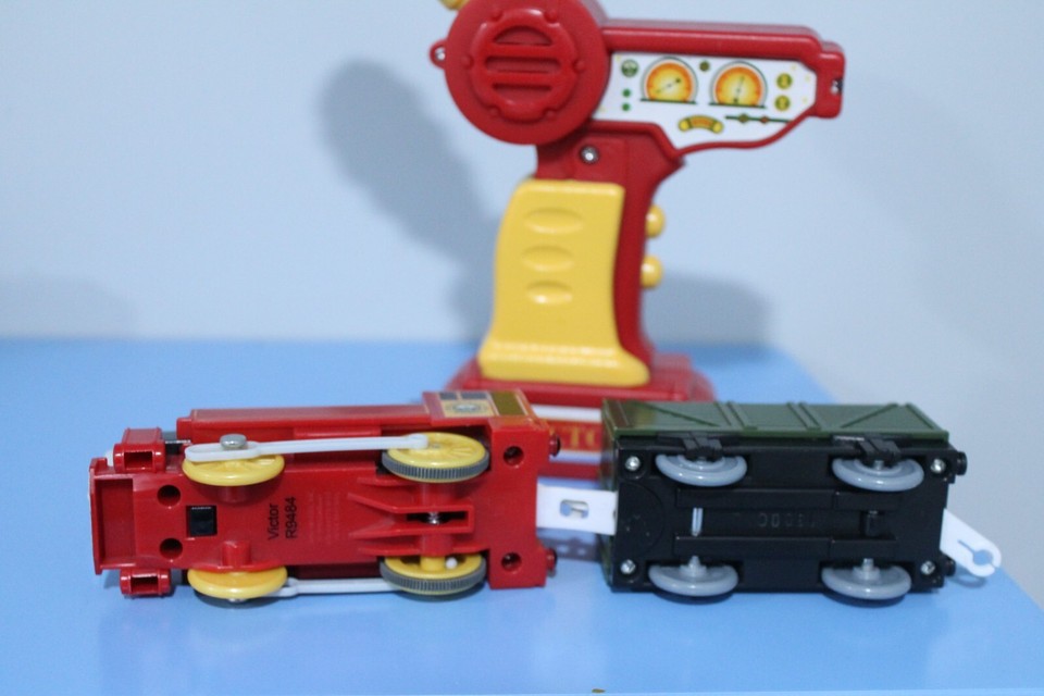 Thomas & Friends TrackMaster Remote Control VICTOR Train Engine FWD/REV ...