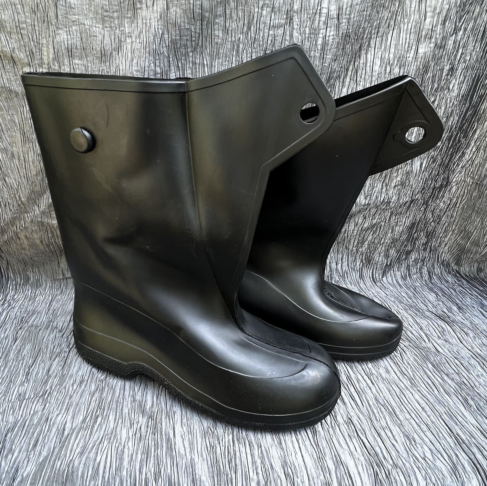 TINGLEY 10" men's rubber over boots Size Medium EUC - Gem
