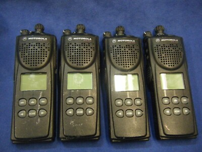 (4) MOTOROLA XTS 3000 PORTABLE RADIOS QTY OF 4 MODEL H09UCF9PW7BN 800 ...
