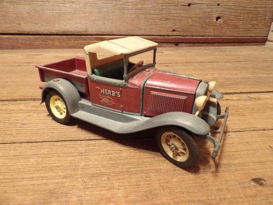 Vintage Hubley 1930's Ford Model A Roadster pick up Model Kit ...