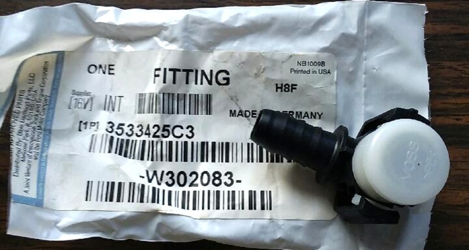 1 New International Navistar 90 Deg Degree Fuel Line Fitting Pipe Tube ...