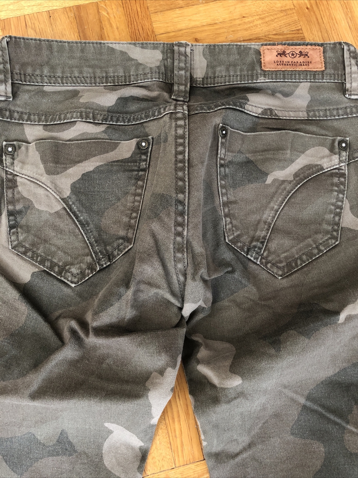 Lost In Paradise Jeans