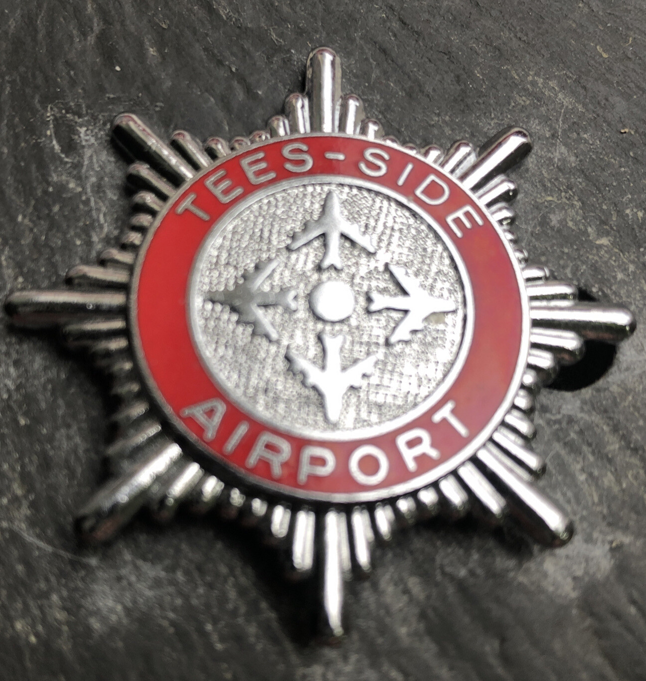 OBSOLETE TEESIDE AIRPORT Four Aeroplane FIRE SERVICES CAP BADGE | eBay