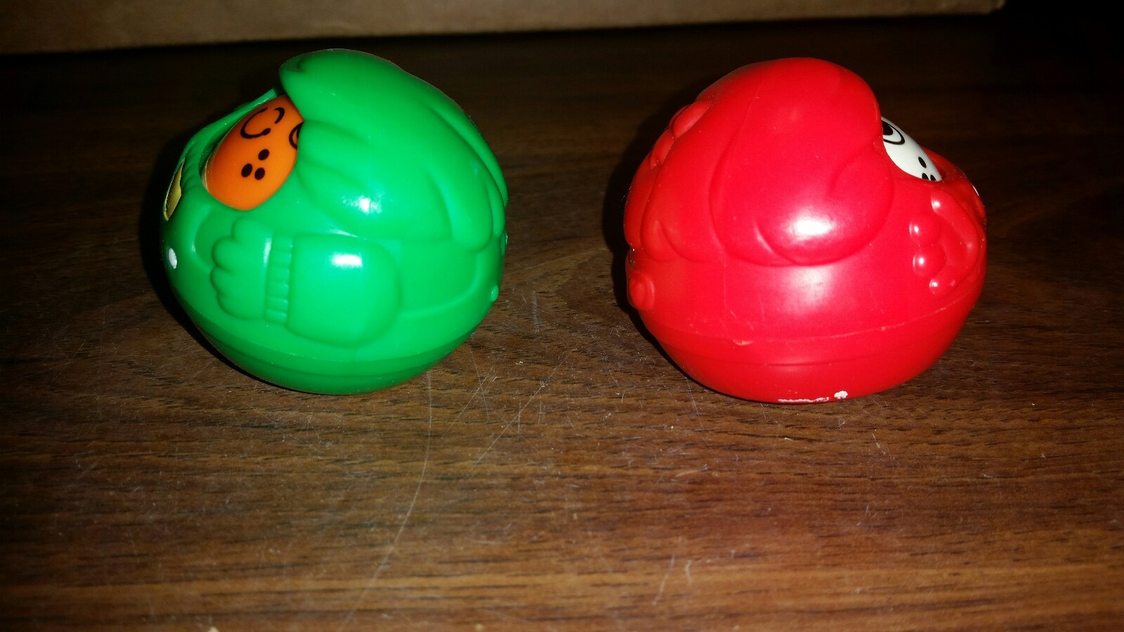 2 VINTAGE 1994 FISHER PRICE ROLL AROUND BALLS ONE RED & ONE GREEN | eBay