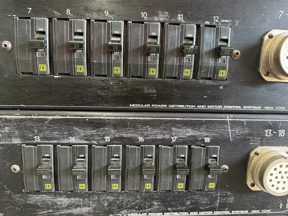 200A MOTION LAB POWER DISTRO 208V 20A x24 SOCA19 x8 #235 (One)THS | eBay