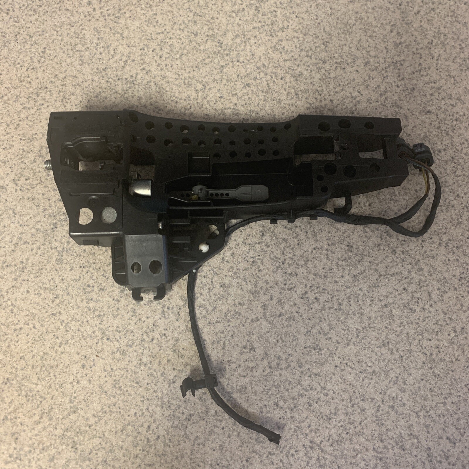 2012-2018 AUDI A6 S6 A7 S7 A8 RIGHT REAR EXTERIOR DOOR HANDLE BRACKET ...