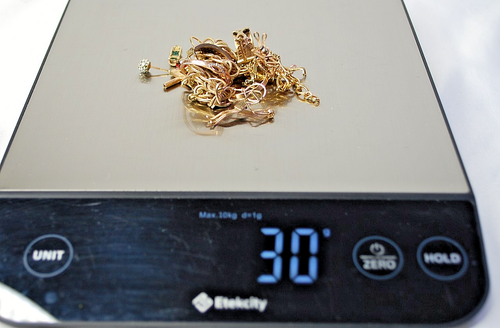30 Grams Scrap 10K Gold Pieces with Some Stones | eBay