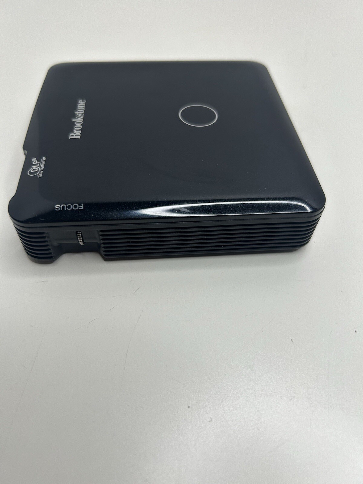 Brookstone Pocket Projector Mobile Movies Presentations Videos100 ...