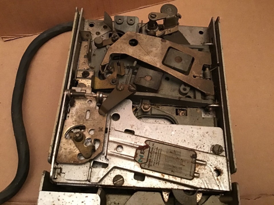 Vendo 83 Coin Mechanism Coke Machine Parts Vintage Soda Machine Parts ...