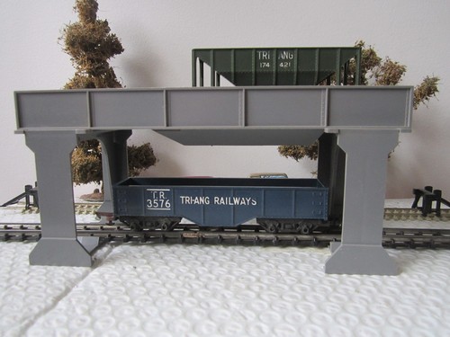 Triang R82 Gravity Unloading Bridge & R79 Inclining Piers EC | eBay ...