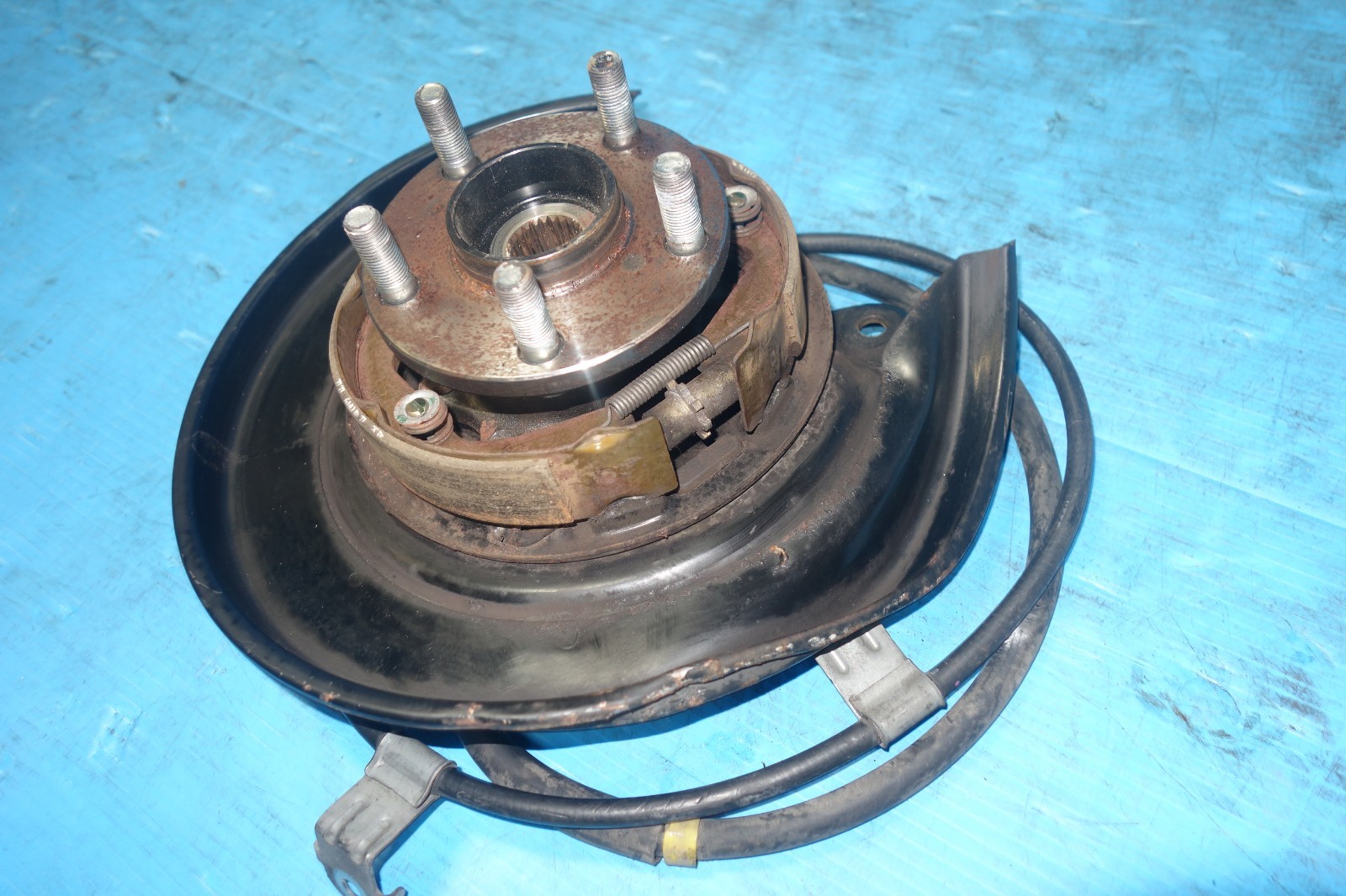 2005-2009 Subaru Legacy Outback Rear Left Spindle Hub Knuckle Bearing ...