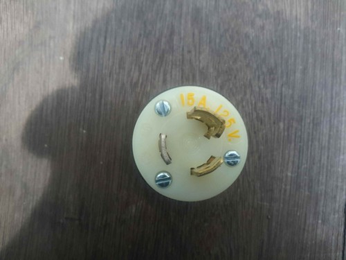 Hubbell HBL4720C Plug, Twistlock 15A 125V 2 Pole 3 Wire (Male & Female ...