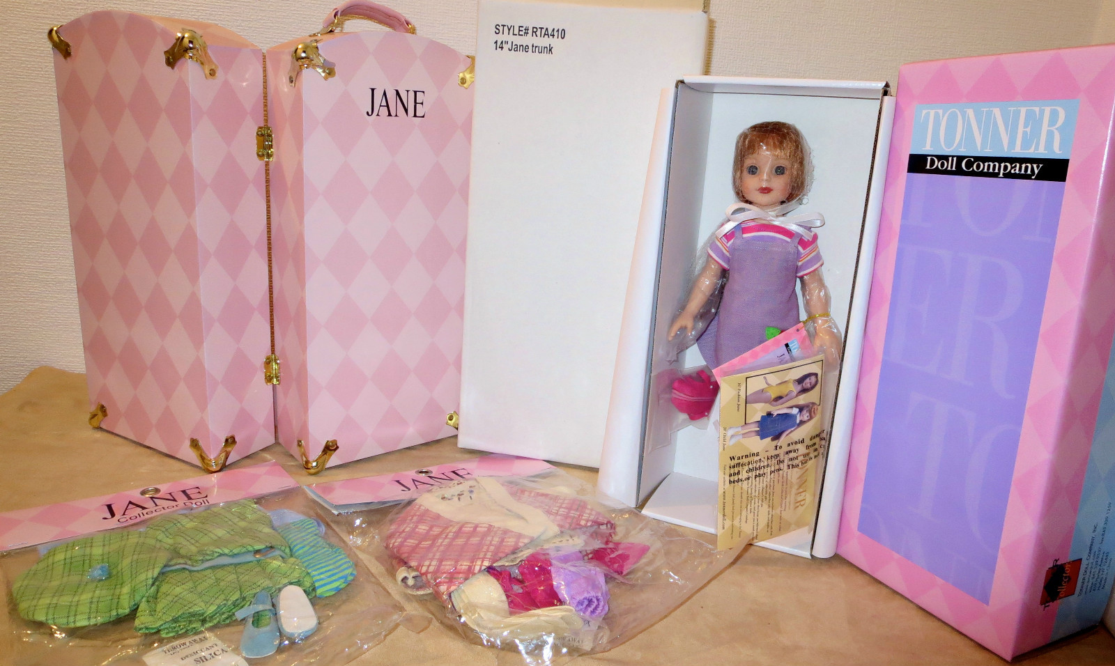 Exclusive Tonner Club JANE 14" 1 new doll & 2 outfits ,New Trunk, great ...