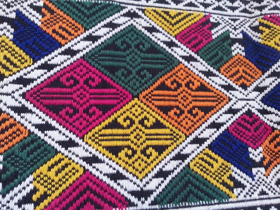 VINTAGE LAOTIAN TEXTILE SILK WEAVING ARTISTIC FRAGMENT LAOS COLORFUL ...