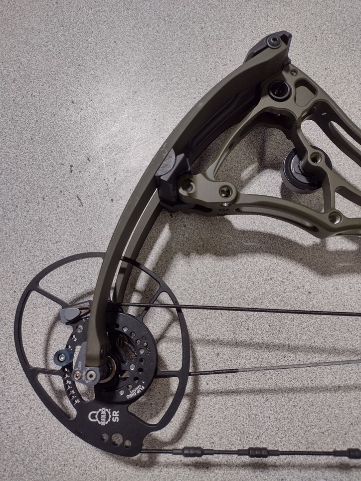 BOWTECH CORE SR COMPOUND BOW...RIGHT HAND... OD GREEN | eBay