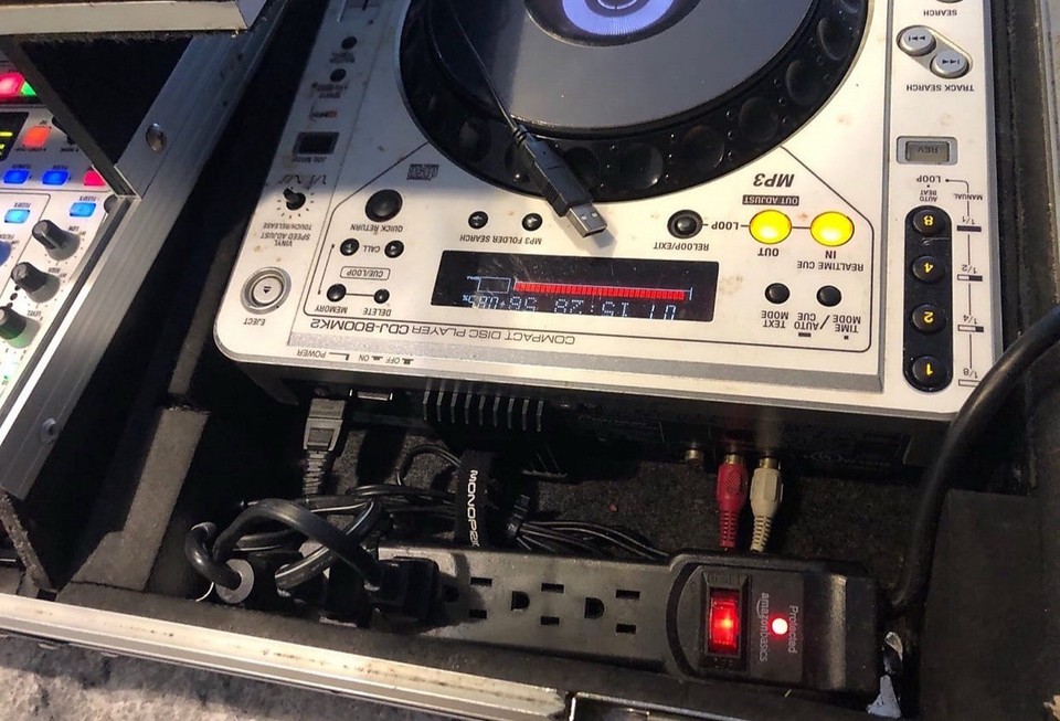 Complete DJ Setup - Pioneer CDJ-800MK2, Rane Sixty-Two Mixer Odyssey ...