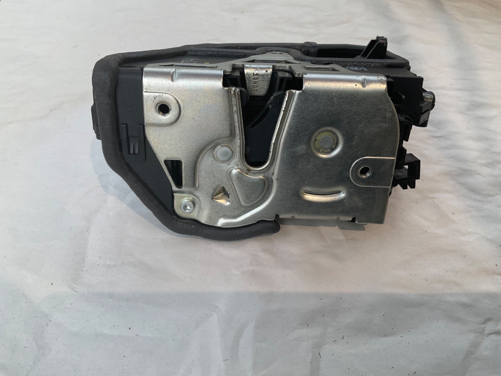 Genuine OEM BMW E90/E91/E92/E93 Door Lock Actuator Driver Left .Part ...