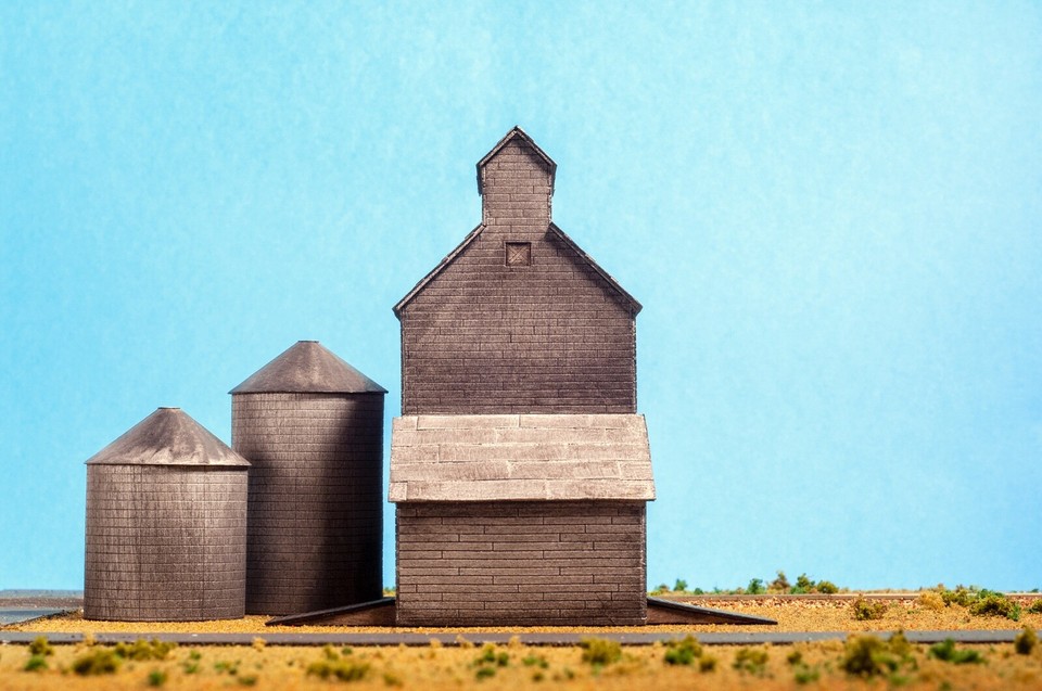 Laser Cut N Scale Grain Elevator Building kit w/Silo kit | eBay
