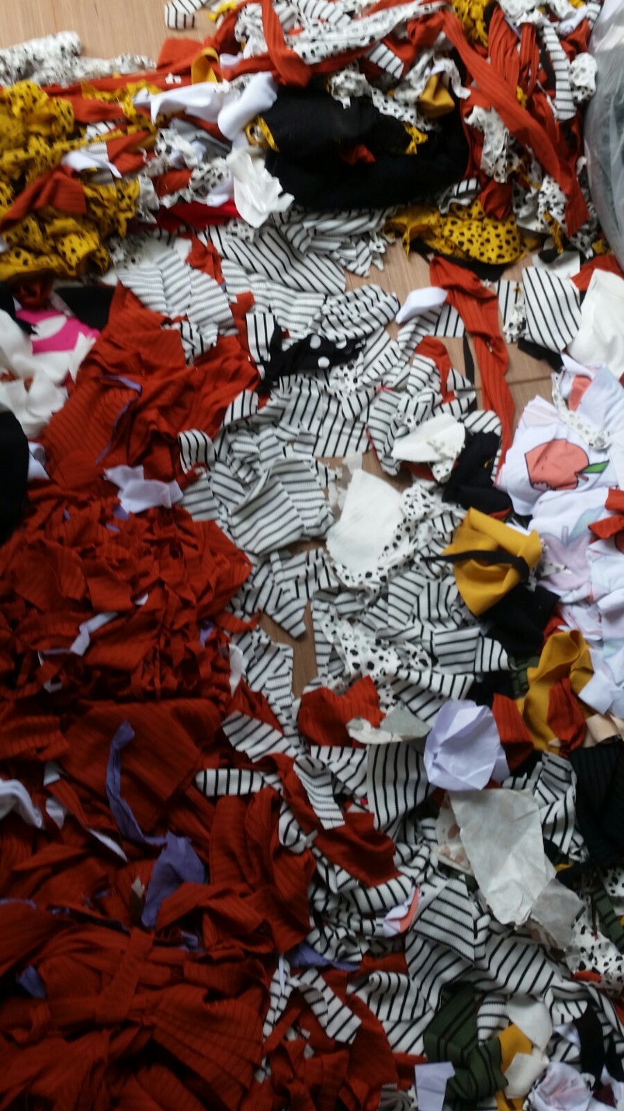20kg Kilo Mixed Material Off Cuts Scrap Fabric Rag Rugs upcycal ...