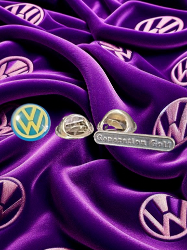 Sammler Pin Set 2 Stück - KFZ/AUTO - VW "Logo plus Generation Golf" | eBay