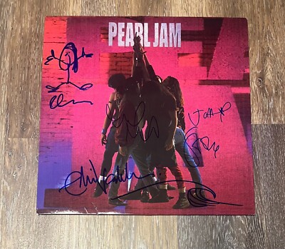 * PEARL JAM * signed album * TEN * EDDIE VEDDER, AMENT, KRUSEN ...