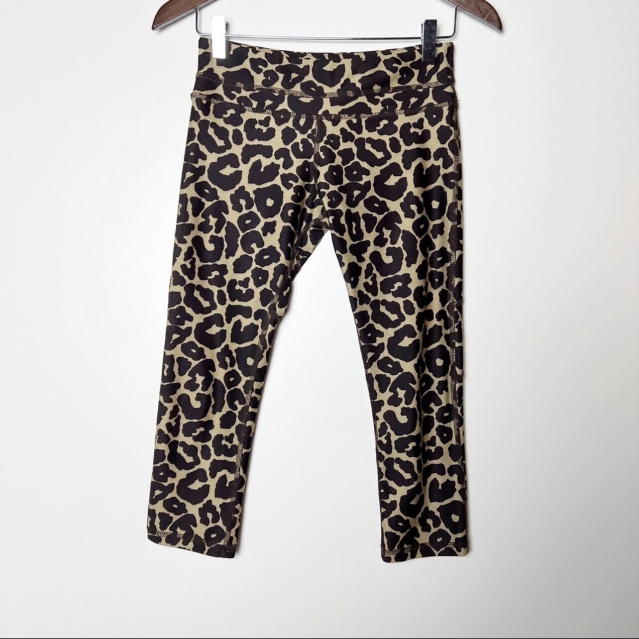 Stone Fox Sweat leopard animal print cropped workout … - Gem