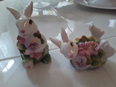CORNER RUBY FLORAL COLLECTION SET OF 2 BUNNY RABBITS NEW DECOR SALT AND ...