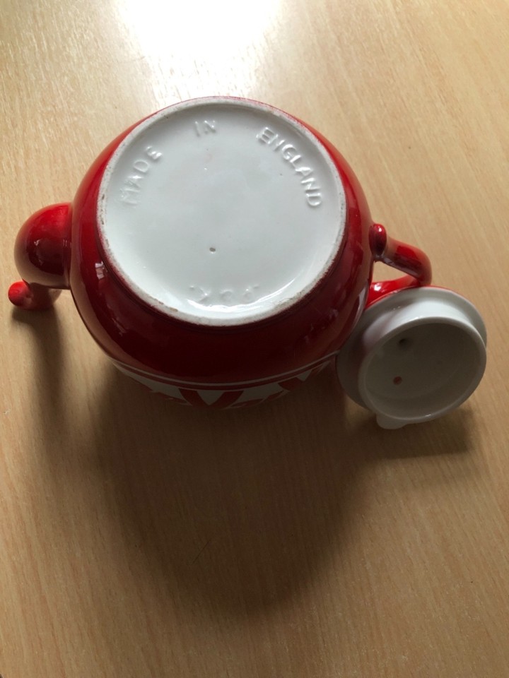 Vintage 1980's Red & White KIt Kat logo Small 2 cup Ceramic Teapot ...
