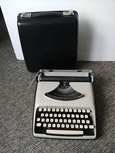 Vintage Remington Sperry Rand Envoy II Portable Typewriter w/Hard Case ...