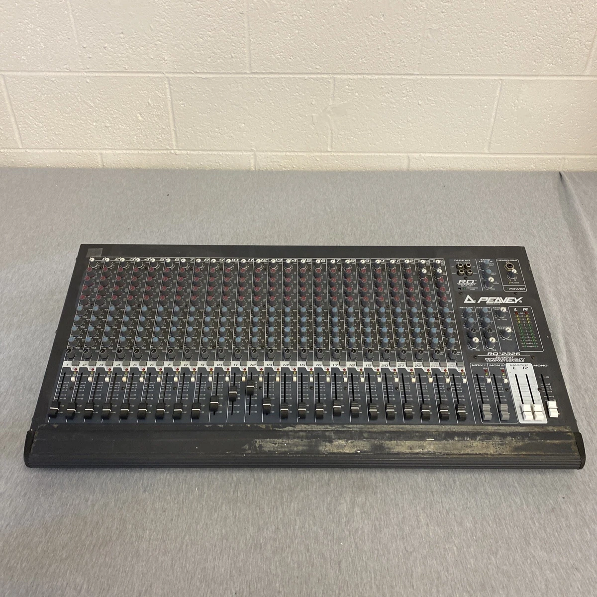 Peavey 12 Channel Mixer