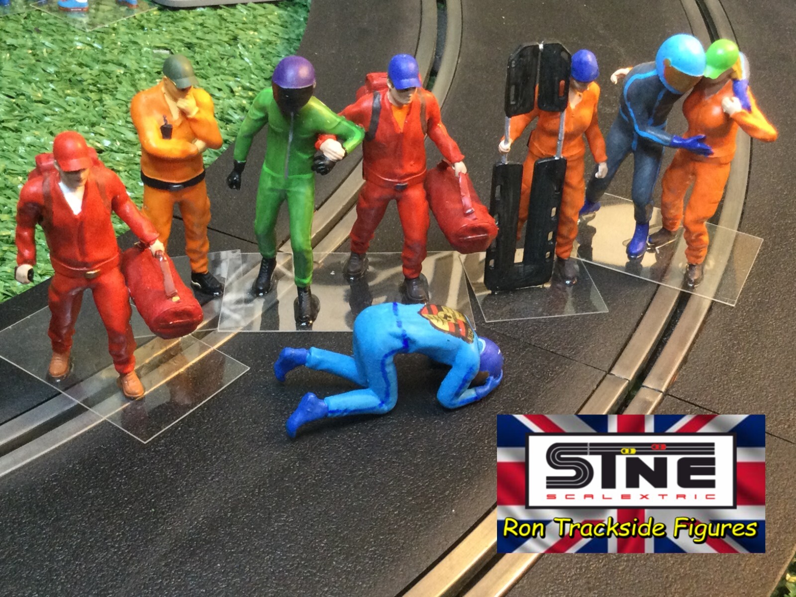 Scalextric Figures, Slot car Figures, 1:32 figures, Medics and Marshals ...