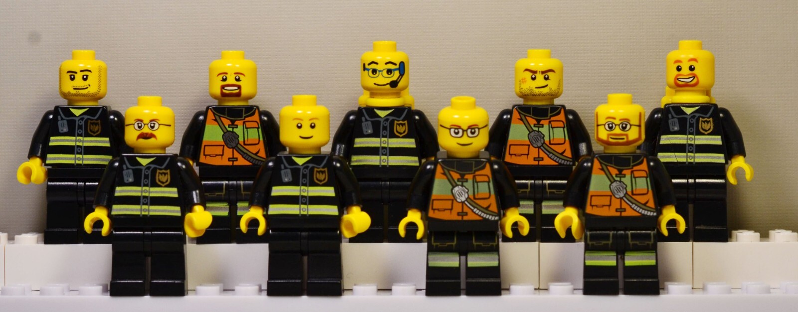 Lego Firemen Minifigures Lot of 5 Random City Fireman Figures Town w ...
