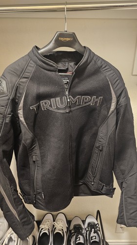 Triumph Motorcycle Men's Triple Roadster Riding Jacket size XL | eBay