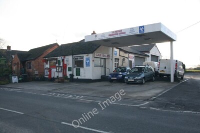 Photo 6x4 Garage on New Road Didcot Hagbourne garage along New Road ...