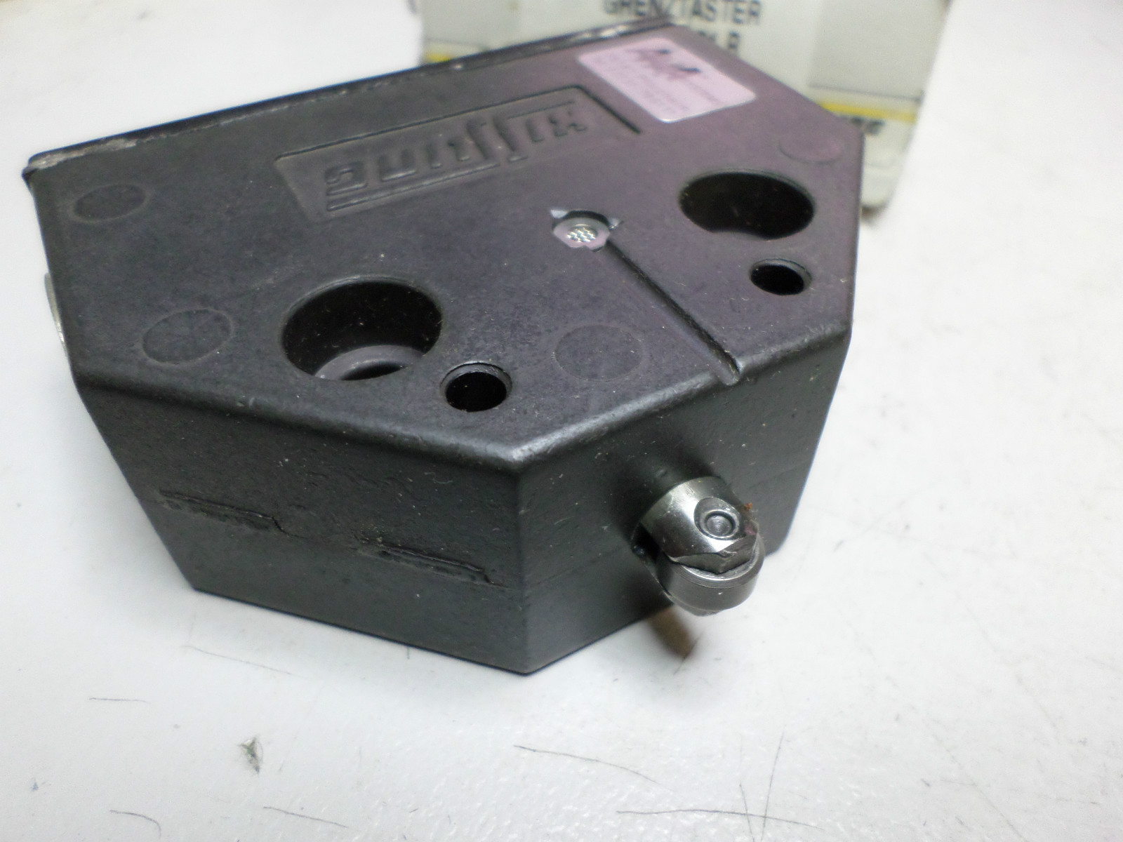 KISSLING - LIMIT SWITCH - Precision Roller head - Metal Bodied 65.F16 ...