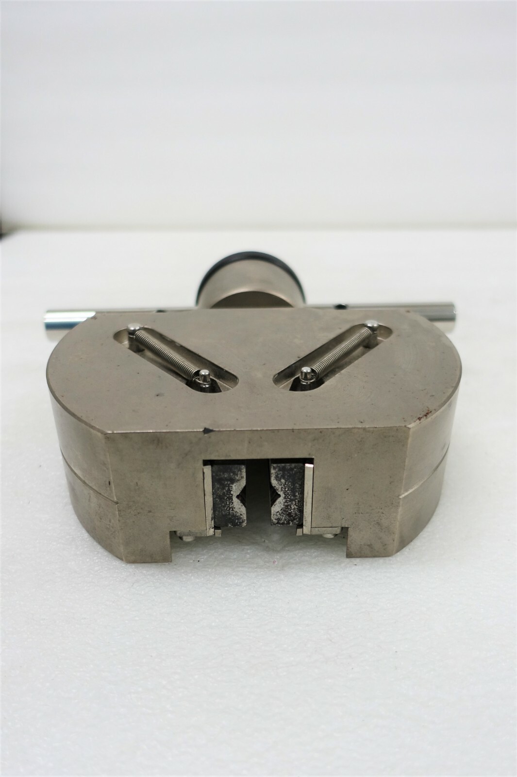 INSTRON 2716-020 50kN STATIC TENSILE GRIP MECHANICAL WEDGE ACTION | eBay
