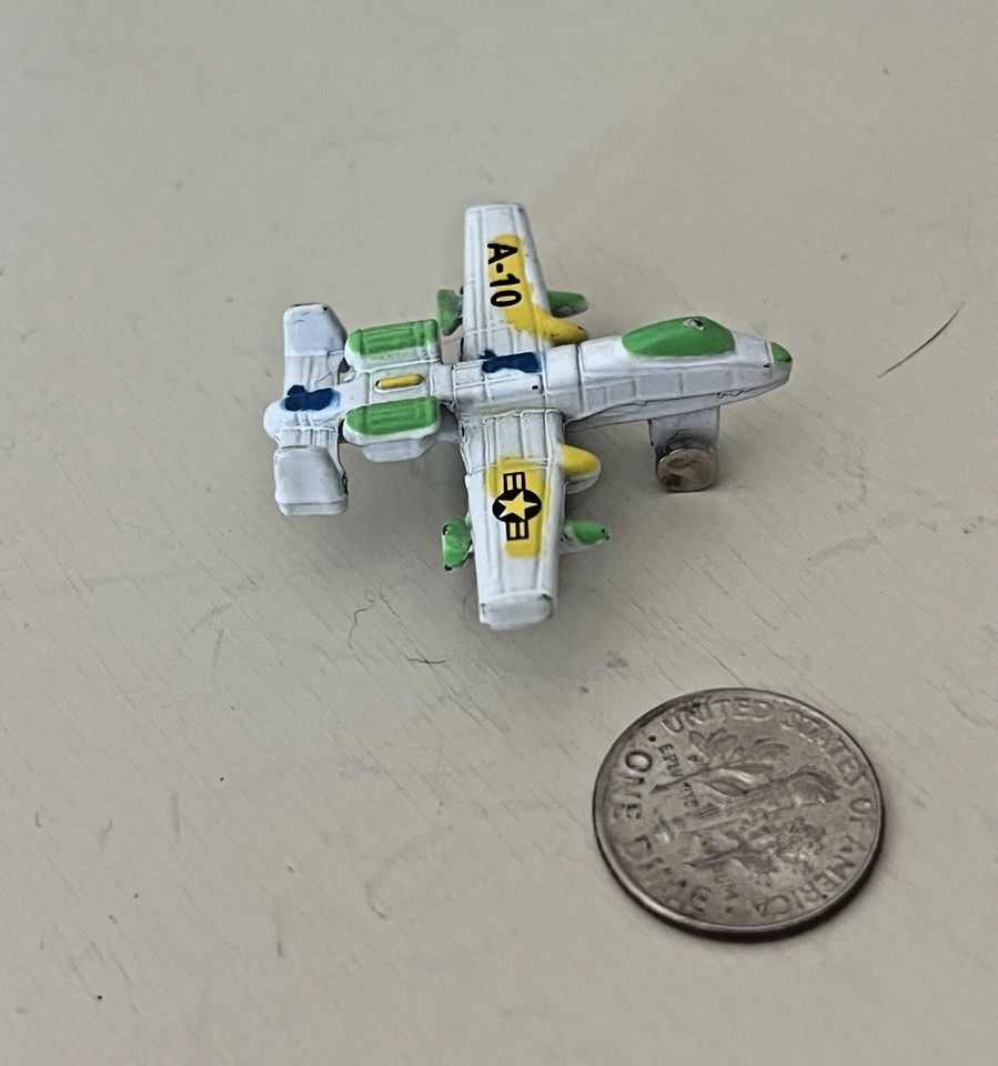 IMPERIAL 1989 Stealth Bomber Case w 16 Jets Planes Airplanes Micro ...